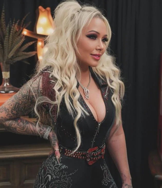 Who Is Bunnie XO? Wiki, Age, Husband, Kids, Net Worth, Parents & BIO