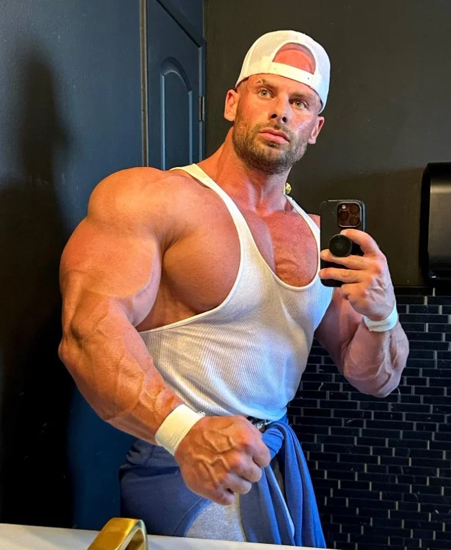 Joey Swoll - Wiki, Height, Age, Wife, Family and BIO
