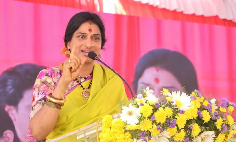 Who Is Kompella Madhavi Latha? Wiki, Biography, Age, Husband, Kids ...