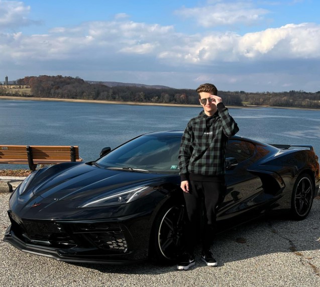 Who Is Logan Ski (TikTok)? Wiki, Age, Net Worth, Parents, Girlfriend ...