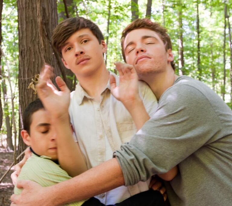 Is Nick Robinson Gay? Sexuality, Partner & Gender Revealed!
