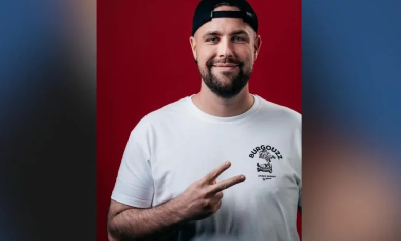 Who Is Valouzz? Wiki, Biography, Net Worth, Age, Girlfriend, Height ...