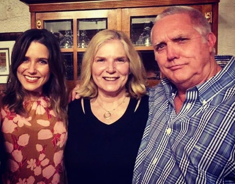 Who are Sophia Bush Parents? Father Charles William Bush, and Mother ...
