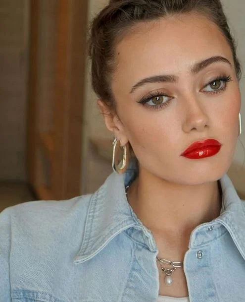 What Is Wrong With Ella Purnell Eyes? Suffered Anxiety And Depression