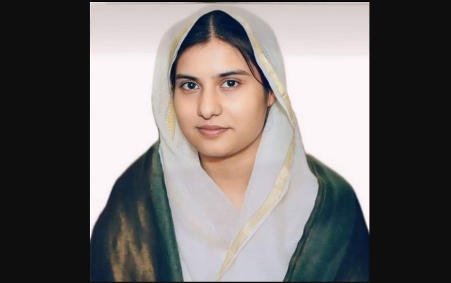 Who Is Iqra Hasan? Age, Husband, Biography, Family, Education and more
