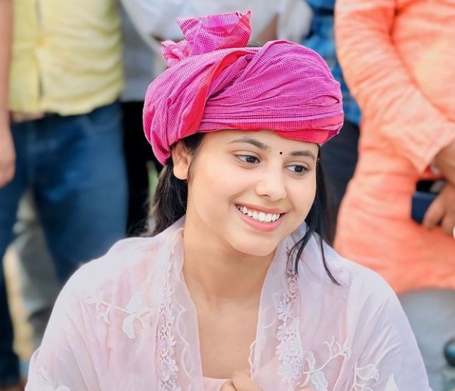 Who Is Priya Saroj? Age, Husband, Family, Education, Biography and more
