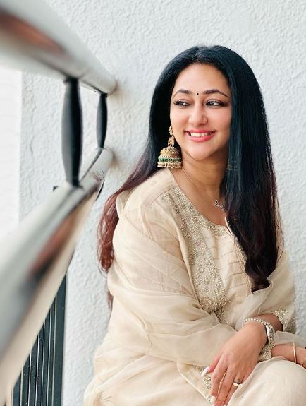 Vijaya Lakshmi Darshan Age: Who Is Darshan Thoogudeepa's Wife? Kids ...