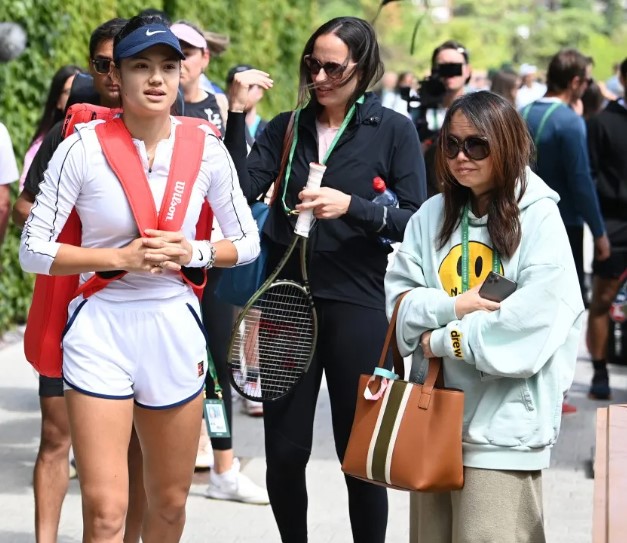 Who Are Emma Raducanu Parents Meet Ian Raducanu And Renee Zhai