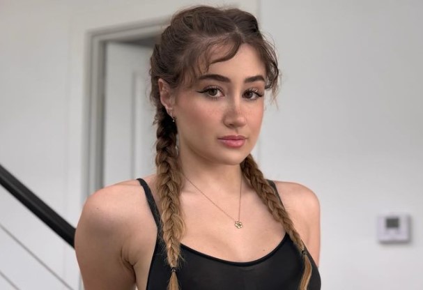 Bronwin Aurora - Biography, Wiki, Age, Boyfriend, Family, Affairs and More