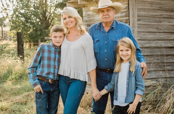 About “This Farm Wife” Meredith Bernard: Her Husband, Children and Net ...