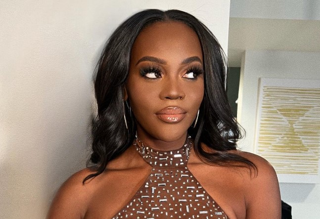 Amber Desiree (Love Is Blind): Bio, Age, Height, Family, Boyfriend, Net ...