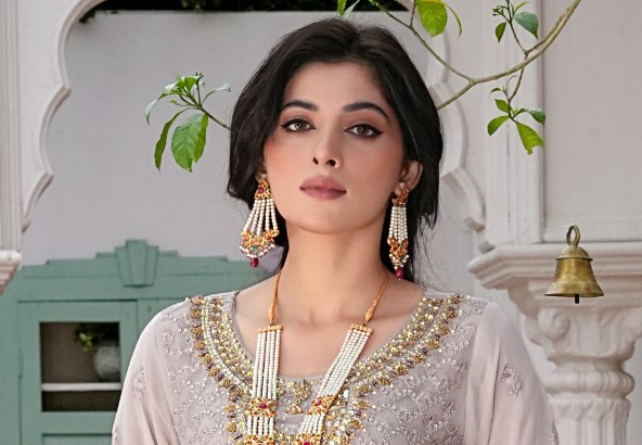 Michelle Mumtaz Wiki, Height, Age, Boyfriend, Family, Biography & More