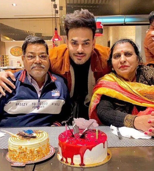 Arsh Maini Biography