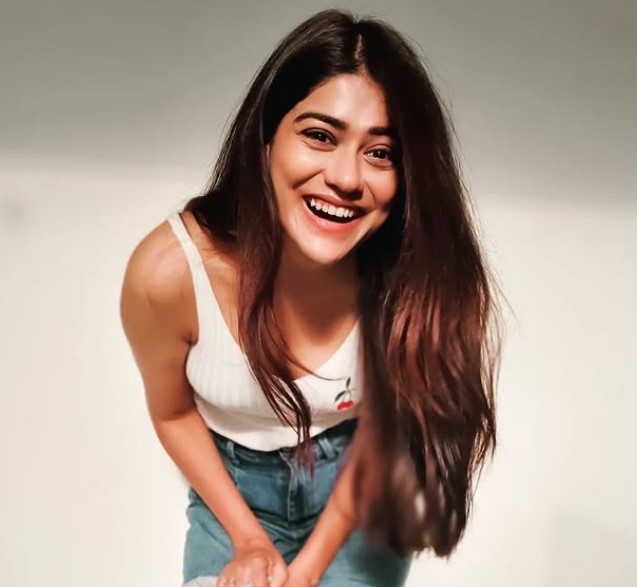 Bhumika Chheda Wiki, Height, Age, Boyfriend, Husband, Family, Biography ...