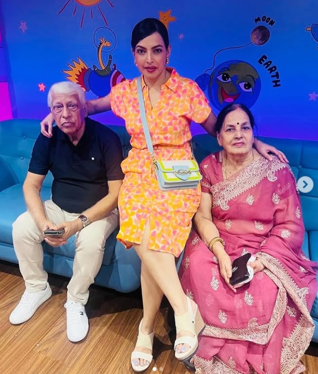 Shweta Jha Age, Husband Name, Salary, Biography