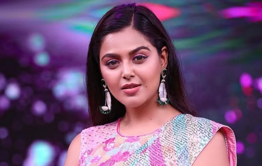 Monal Gajjar Wiki, Age, Height, Boyfriend, Family, Biography & More