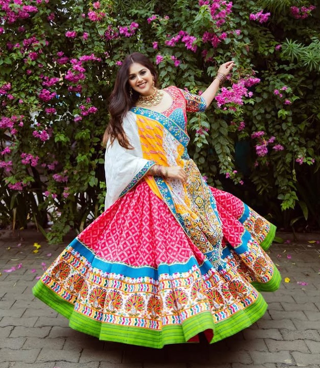 Monal Gajjar Wiki, Age, Height, Boyfriend, Family, Biography & More