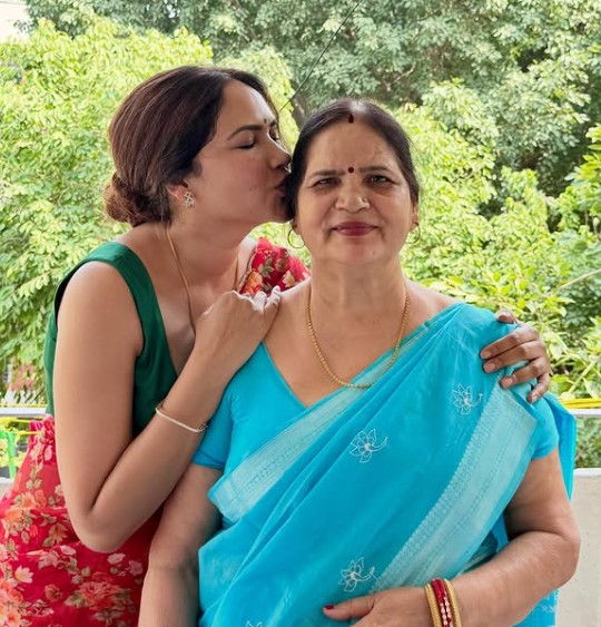 Kamna Pathak Wiki, Age, Husband, Family, Biography & More