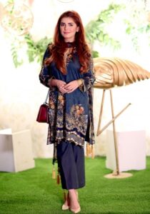 Momina Mustehsan Wiki, Age, Boyfriend, Husband, Family, Biography & More