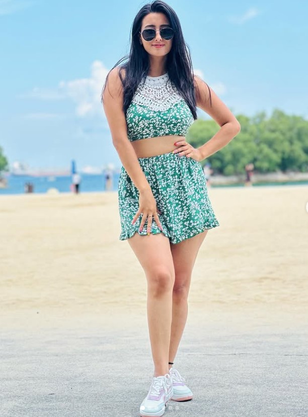 Shweta Mahara Biography