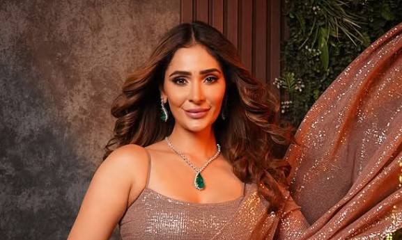 Alankrita Sahai Wiki, Age, Height, Movies, Songs, Family, Biography & More