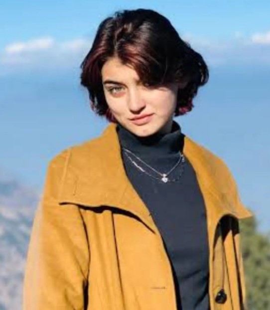 Imsha Rehman Biography, Age, Boyfriend, Family, Affairs and More
