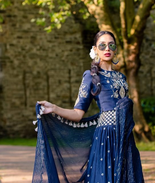 Amena Khan (Fashion Designer) Height, Biography, Age, Boyfriend, Family