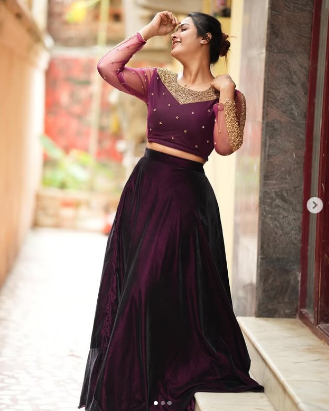 Myna Nandhini (Bigg Boss Tamil 6) Height, Age, Husband, Family, Biography