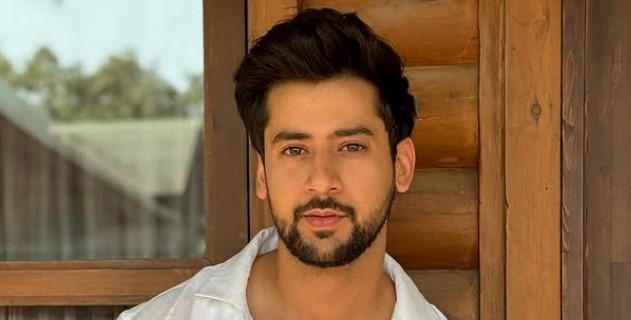 Paras Arora Height, Age, Girlfriend, Family, Biography & More