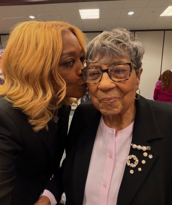 Deedee Freeman: Age, Biography, Net Worth, Husband, Family