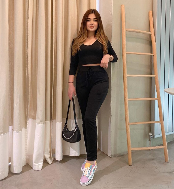 Ozlem Kaymakci: Height, Age, Boyfriend, Family, Biography and More