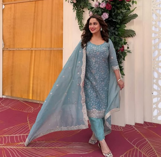 Jassi Kaur (Singer) Biography, Age, Husband, Family, Songs