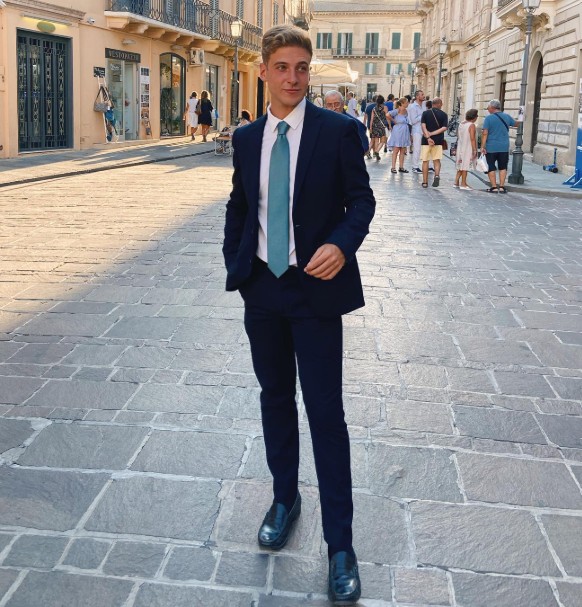 Kiko Rodriguez Height, Age, Wife, Family, Biography