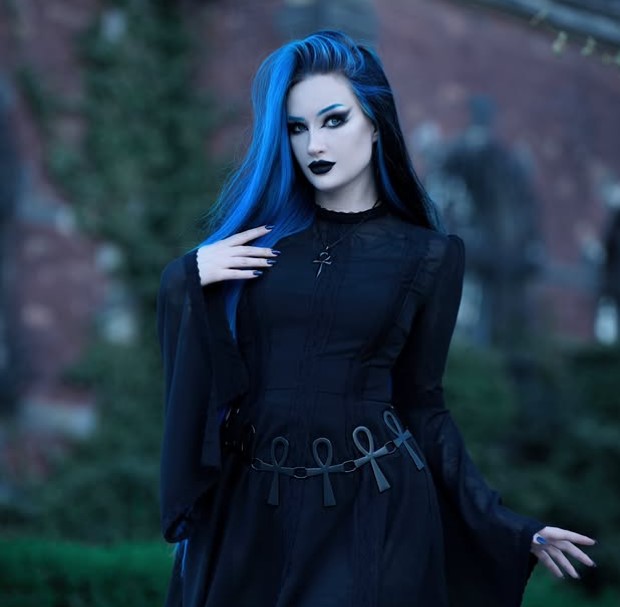 Blue Astrid Height, Age, Boyfriend, Family, Biography