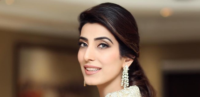Mubashra Aslam Height, Age, Husband, Family, Biography