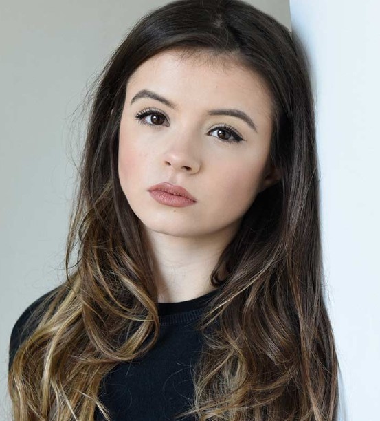 Emily Coates Biography, Age, Net Worth, Parents, Height,